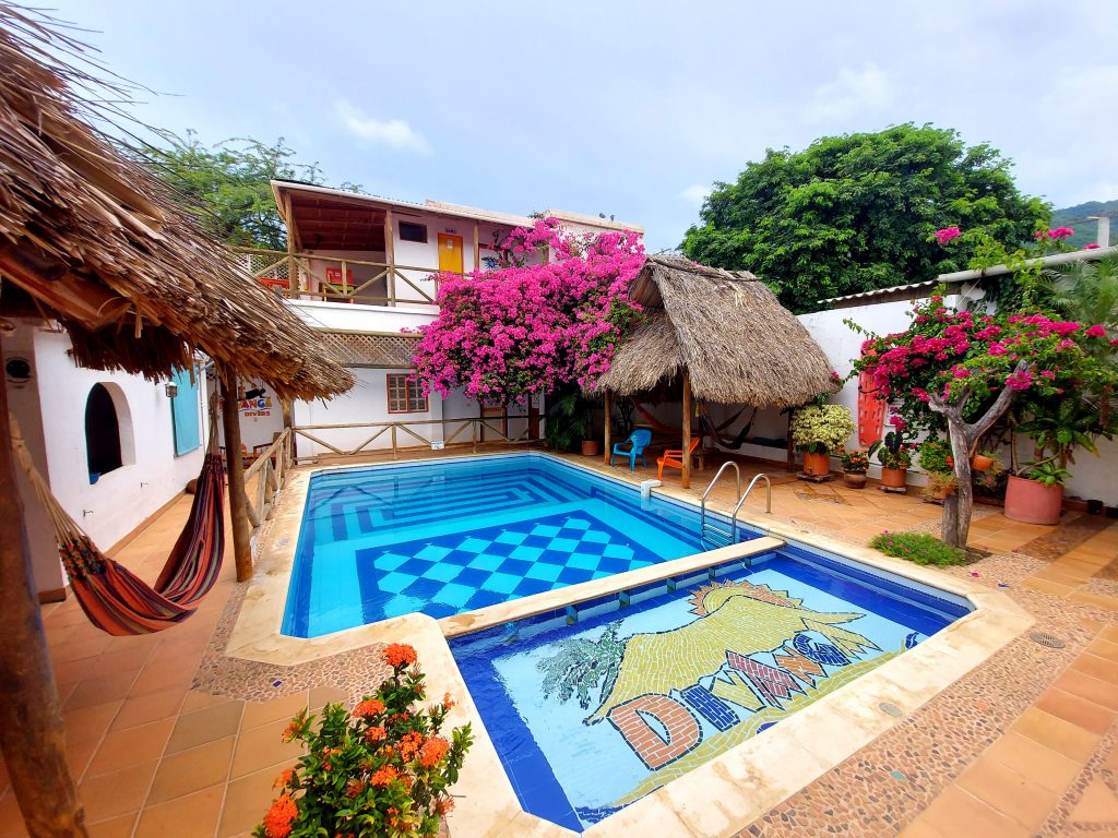 Hostal Divanga en Taganga Colombia con piscina